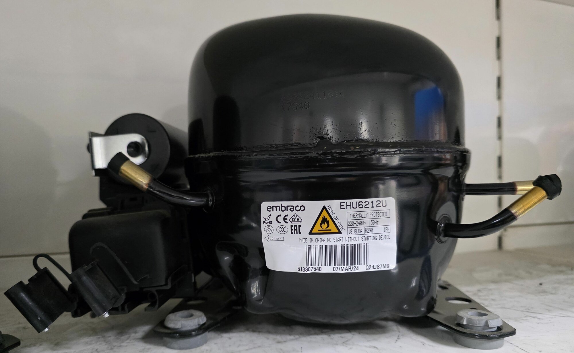 Компрессор EHU6212U R290 Embraco 827Вт MBP