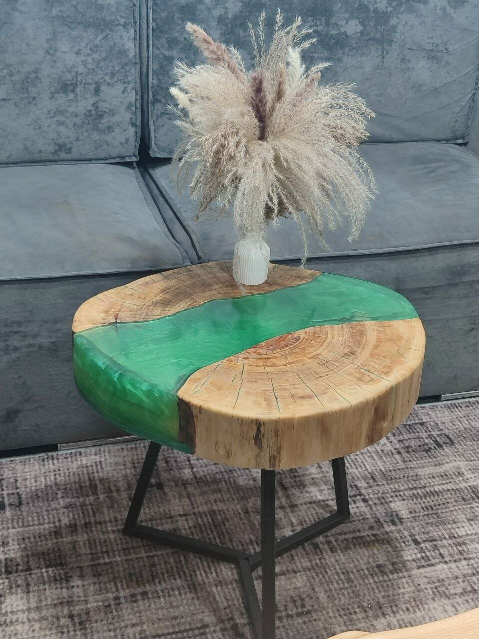 Журнальный стол из массива карагача и эпоксидной смолы 57*51*55 ART-SLEB