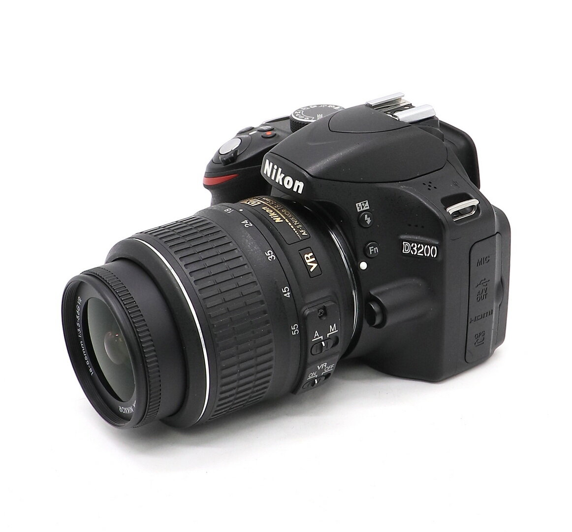 Камера Nikon D3200 kit (пробег 3000 кадров)