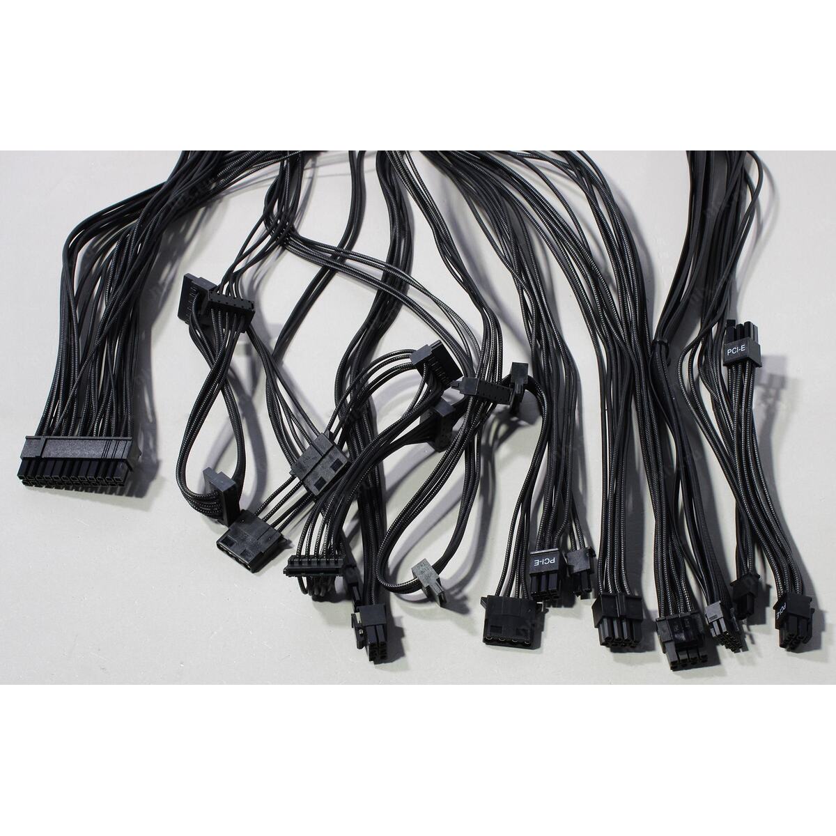 Блок питания GamerStorm PQ1200G R-PQC00G-FD0B-WGEU-V1 1200W ATX (24+4x4+16+4x6/8пин) Cable Management — фото 1
