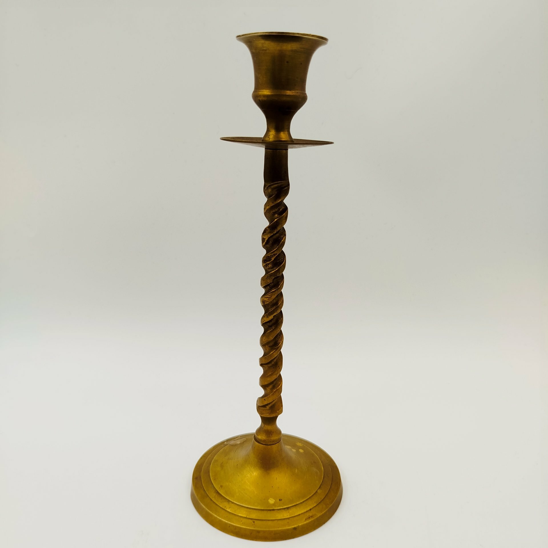 Подсвечник с витой ножкой, латунь, Индия, 1970-1990 гг.