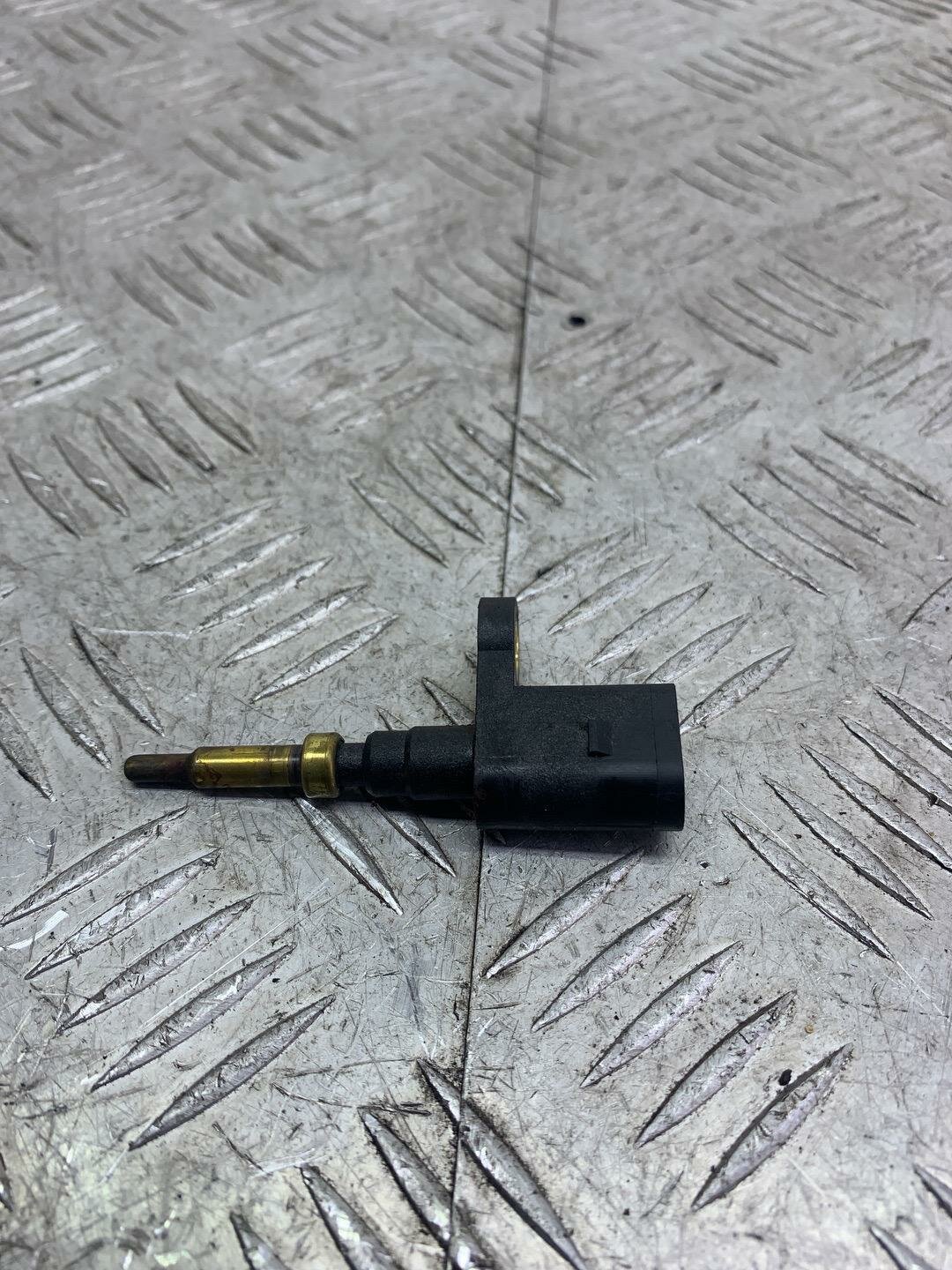 Датчик температуры охлаждающей жидкости Volkswagen Caddy 5 2022 05L919501B