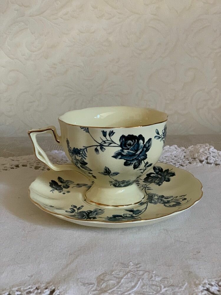 Чайная пара "Цветы", керамика, 220мл, винтажная, с золотым узором, 1 шт