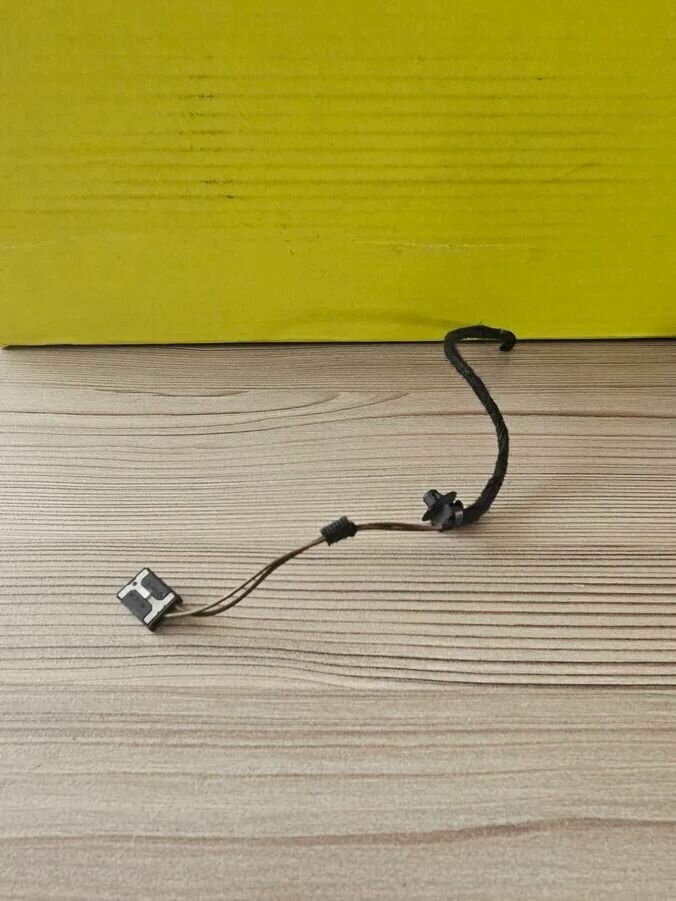 Разъем штекер на 2 контакта из 4 Vag на 4 pin оригинал