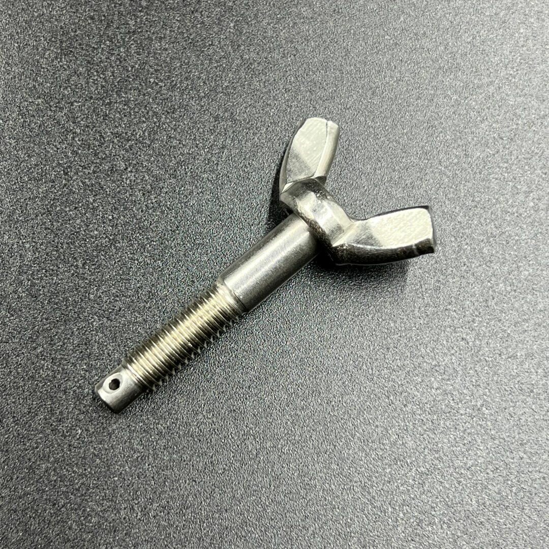 Винт фиксации румпеля Tohatsu 8-9.8 (YUELANG) OEM номера: 3B2-63034-0; 3B2630340