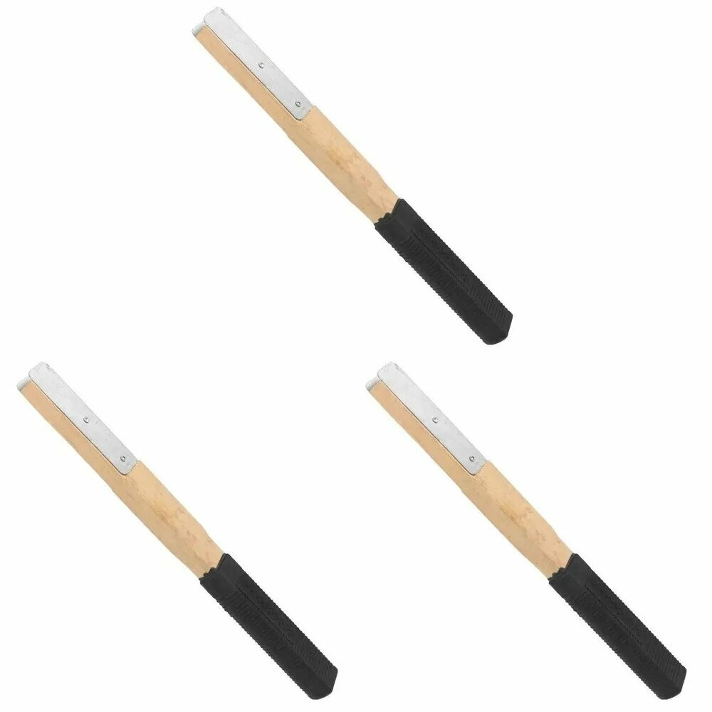 Деревянная рукоятка с металлической и резиновой отделкой для замены топора в домашних условиях