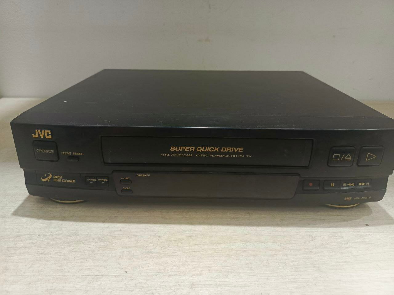 Видеомагнитофон JVC HR-J221A