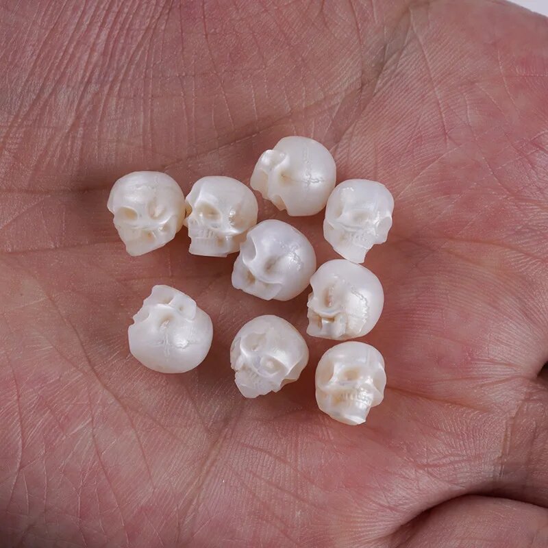 Ручной череп из пресноводного жемчуга DAKING 8-9 мм Skull white 1pcs