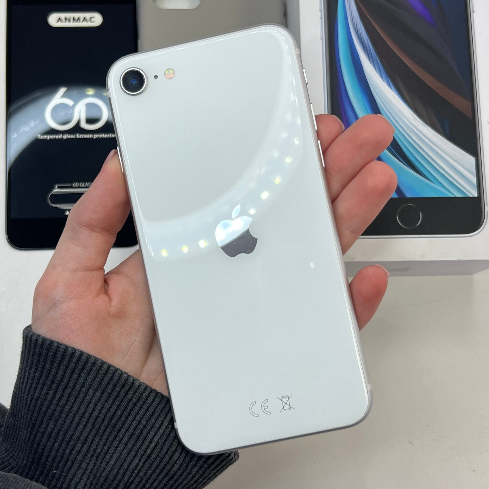 Apple iPhone SE 2020 128Gb White (айфон се 2020 128 гб белый) (без rustore)