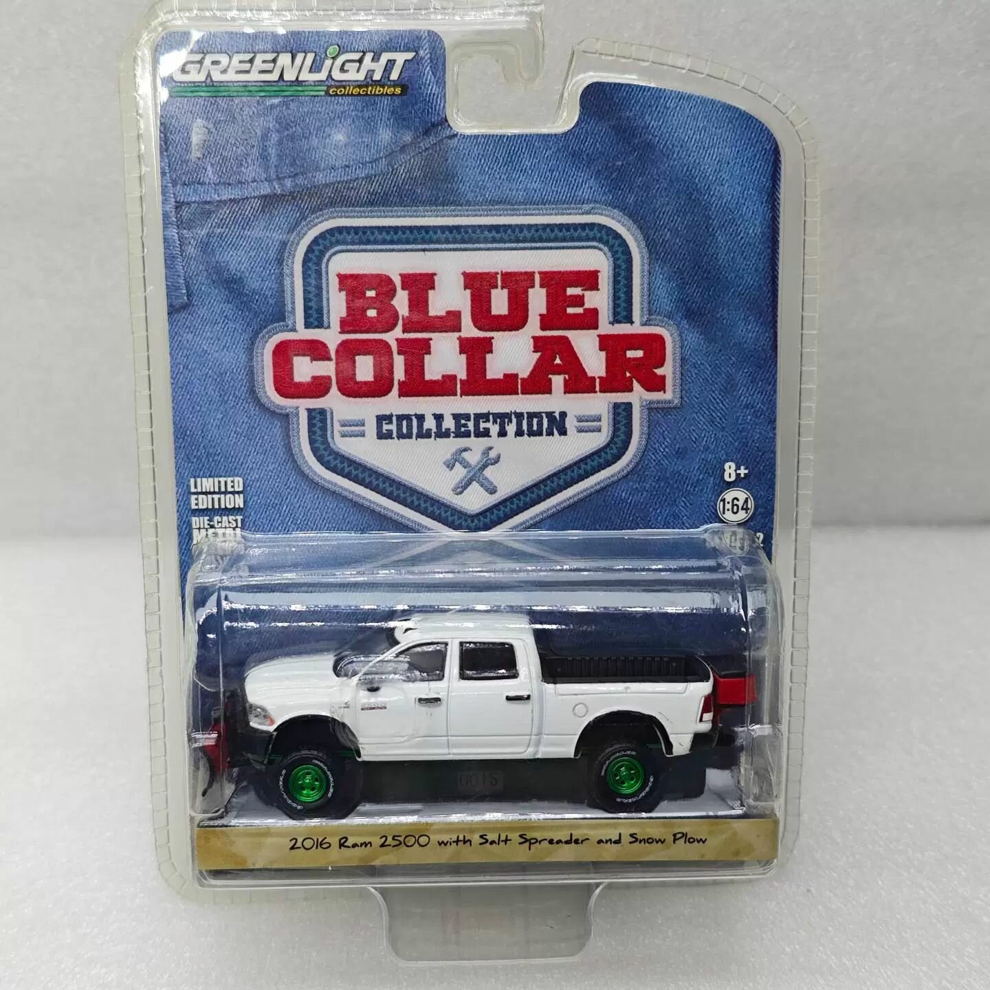 Машинка Green Light MODEL 1:64 2016 Ram 2500 with Salt Spreader Die-cast Alloy Model Collection Toy Children Gifts