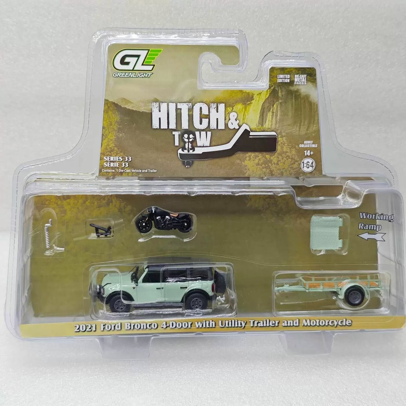 Машинка Green Light MODEL 1:64 2021 Ford Bronco 4-Door With Utility Trailer Die-cast Alloy Model Collection Toy Children Gifts