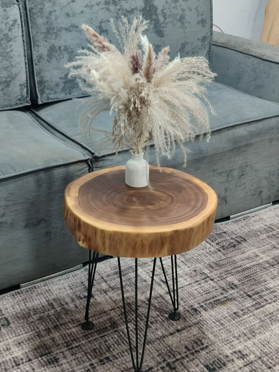 Журнальный стол из массива карагача и эпоксидной смолы 42*42*52 ART-SLEB