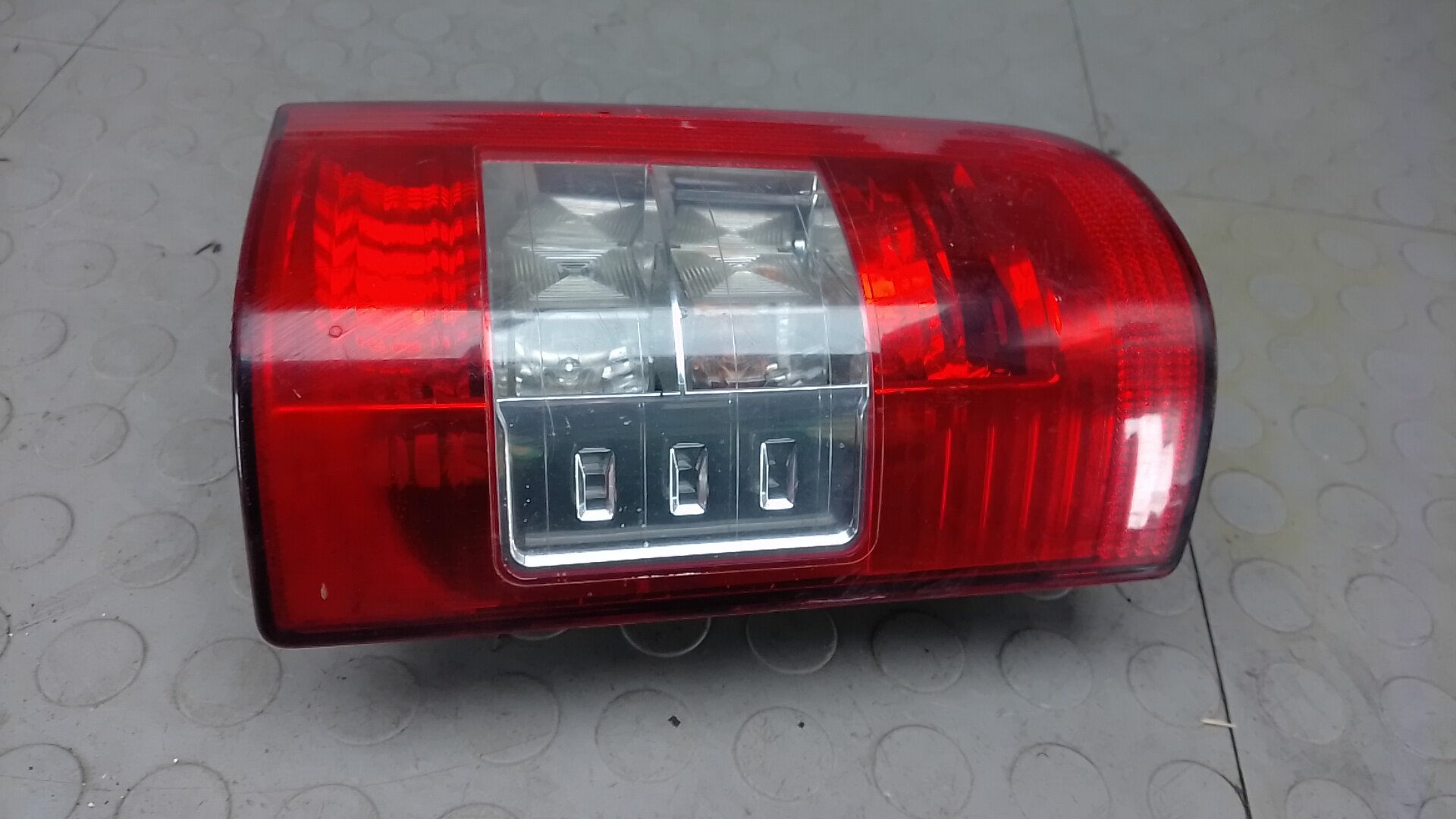 Фонарь задний правый CITROEN BERLINGO 1