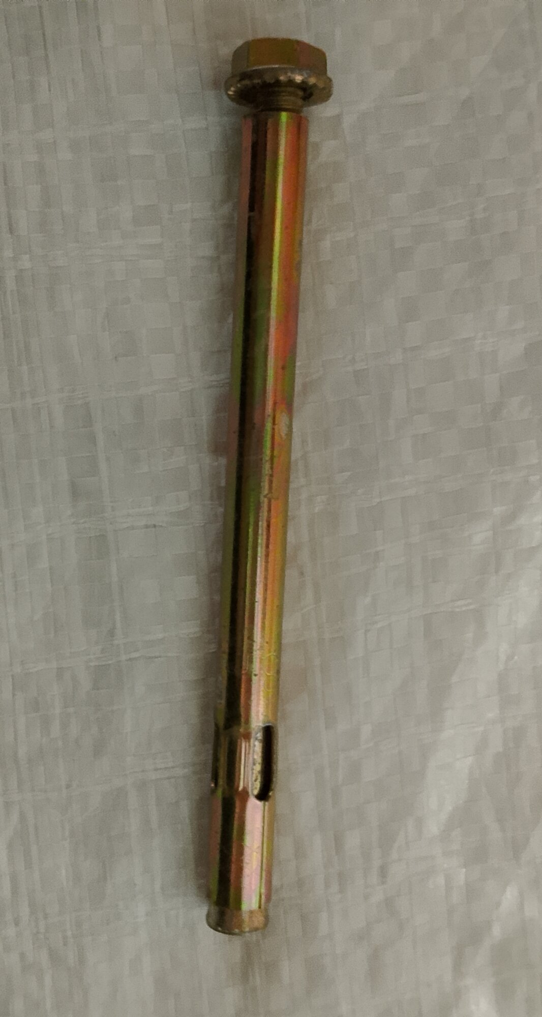 Анкер - болт с гайкой Ø 8 х 100 мм в комплекте 7 штук.