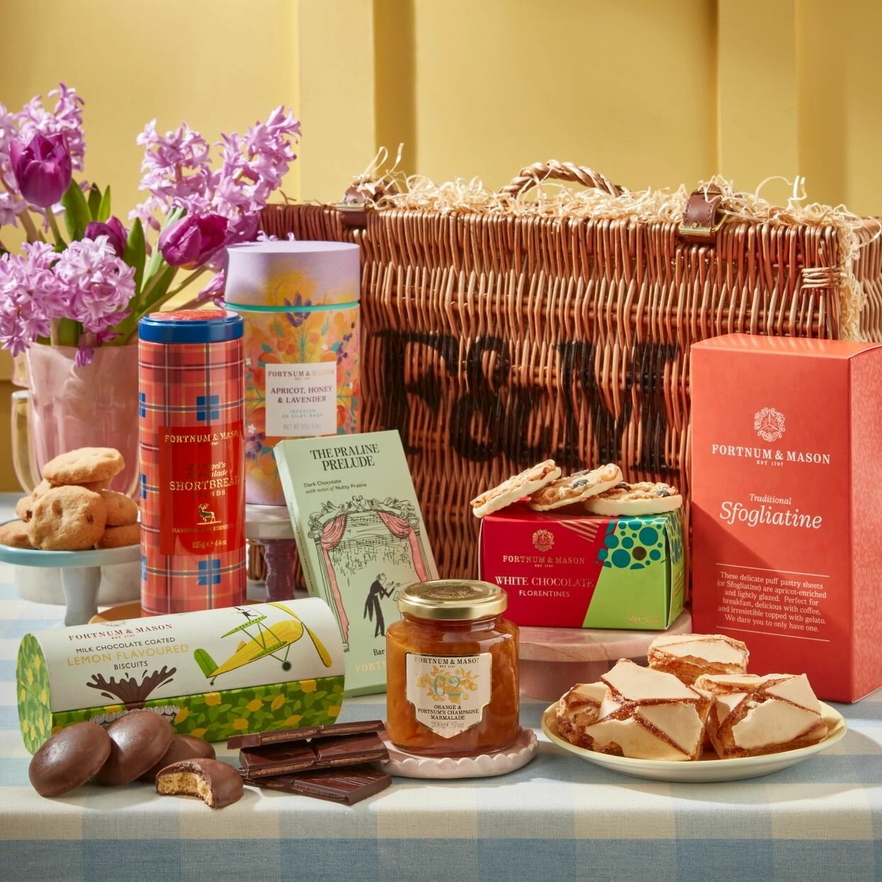 Fortnum&Mason Набор с печеньем The Springtime Hamper