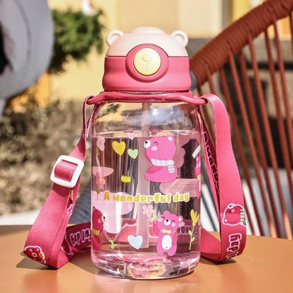 Детский мультяшный пластиковый стаканчик-поильник 650ml