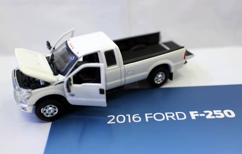 Модель грузовика Ford F-250 1/64, алюминиевый, с открывающимися дверьми, белый, однодверный, LHD