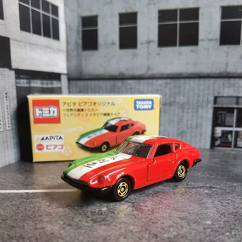Коллекционная модель Toyota 2000GT с флагом Италии 50-летия из сплава 1:43
