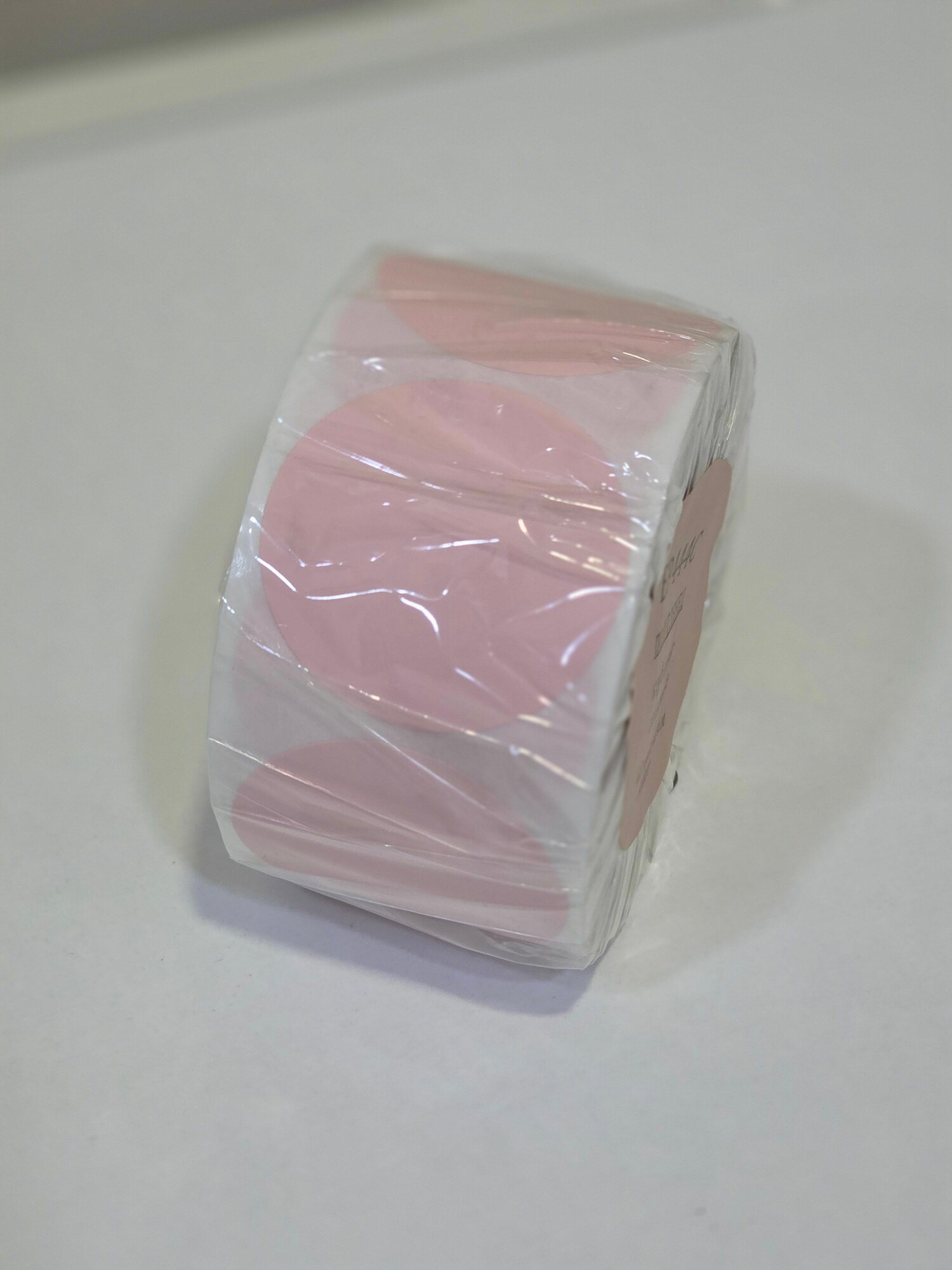 Этикетки (наклейки) круг 40х40 (500) клубнично-сливочные термотрансферные 1 рулон в комплекте
