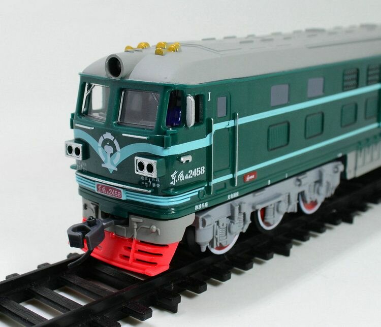 Aole 22897 железная дорога , модель тепловоза Dongfeng 4B с двумя вагонами , размер путей 1.86 м на 1.03 м , цвет зеленый