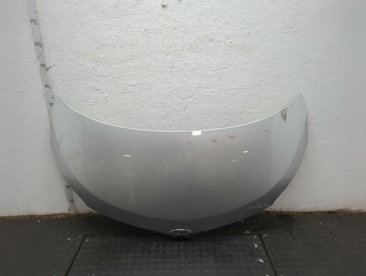 Капот Toyota Urban Cruiser Б/У