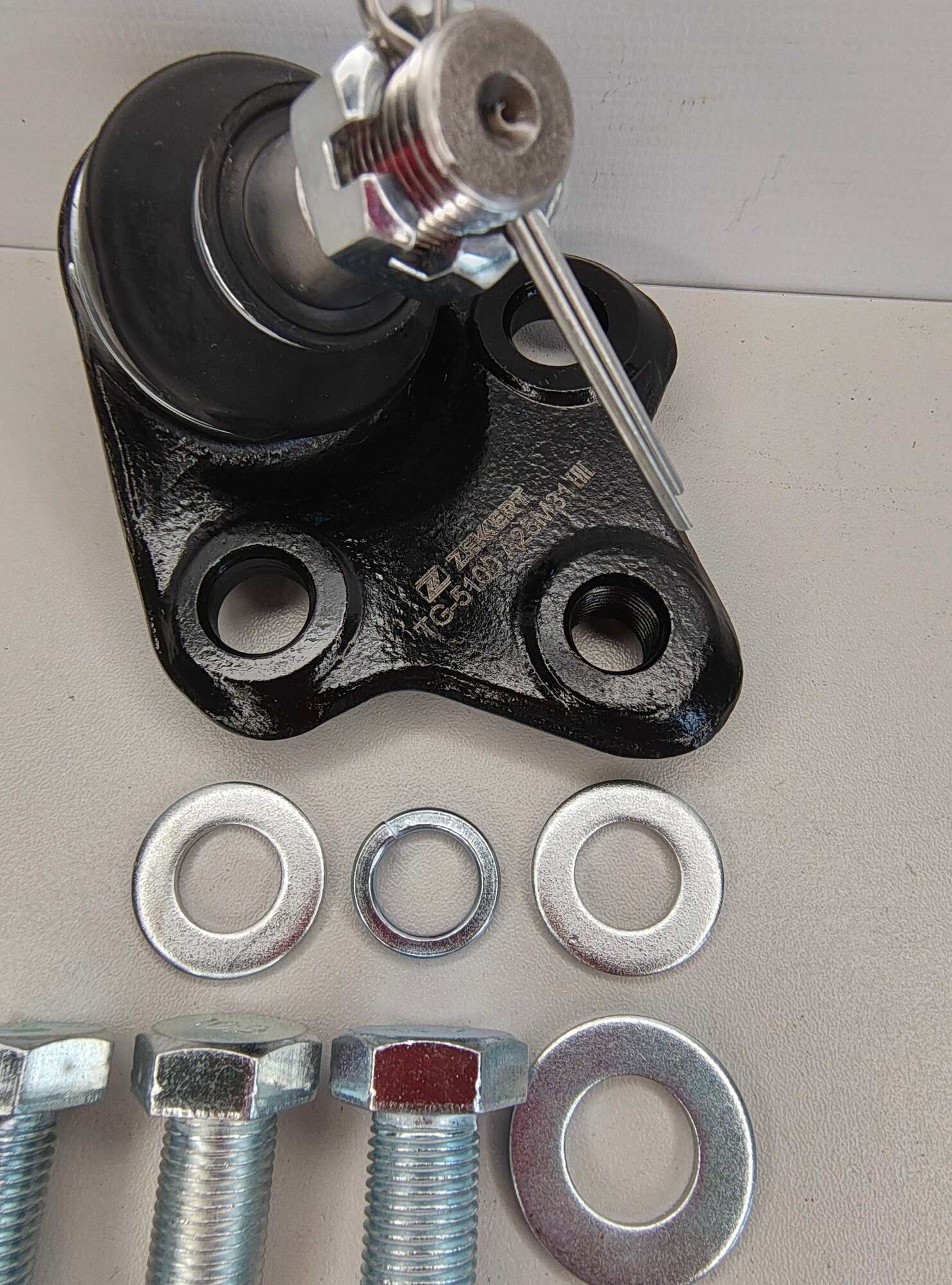 Передняя шаровая опора Черри Тиго Т11/Lifan X60/RAV4 (A20) . Германия. Р