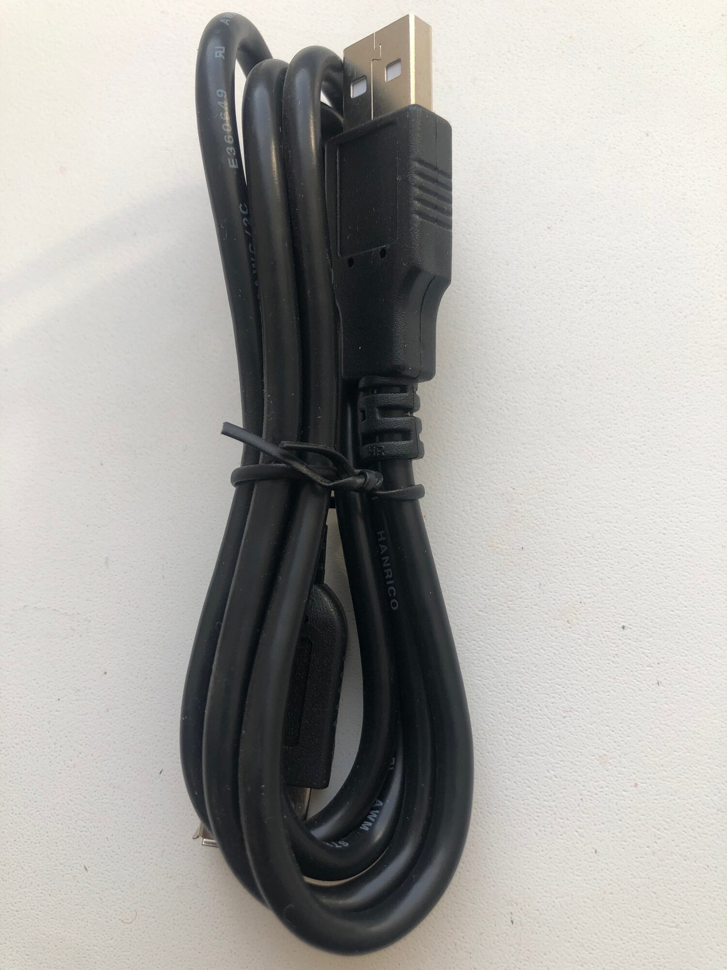 Кабель черный USB 2.0 AM/AF - 1м, для удлинения USB-кабеля, соединяющего компьютер с периферийным устройством