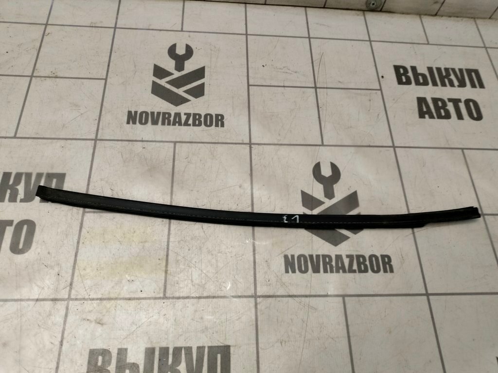 Направляющая (кузов наружные) VW Golf 2 Jetta 2 83-92