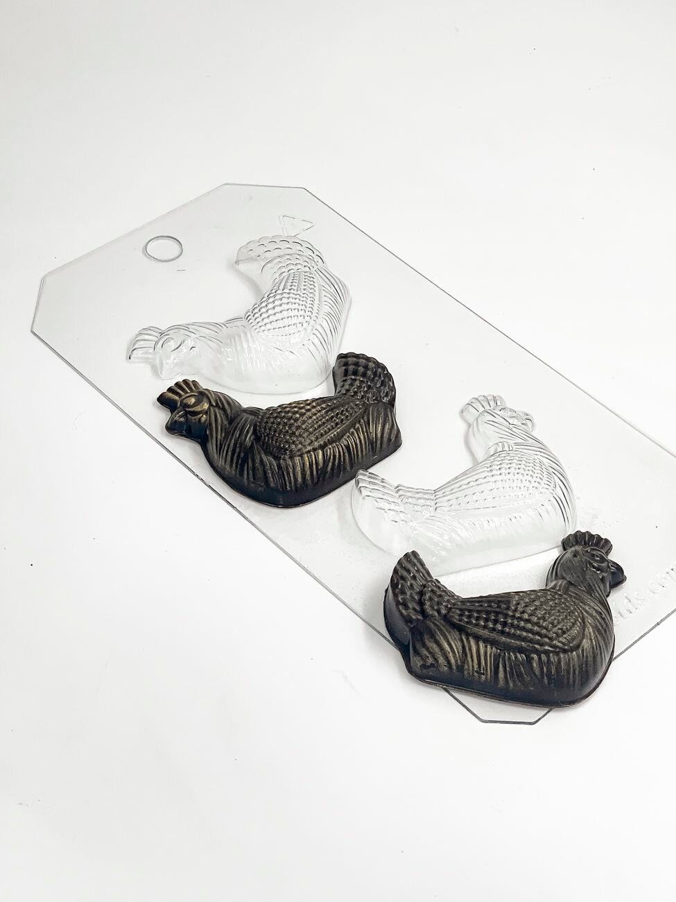 Курочка пластиковая форма для шоколада (2 шт на форме)