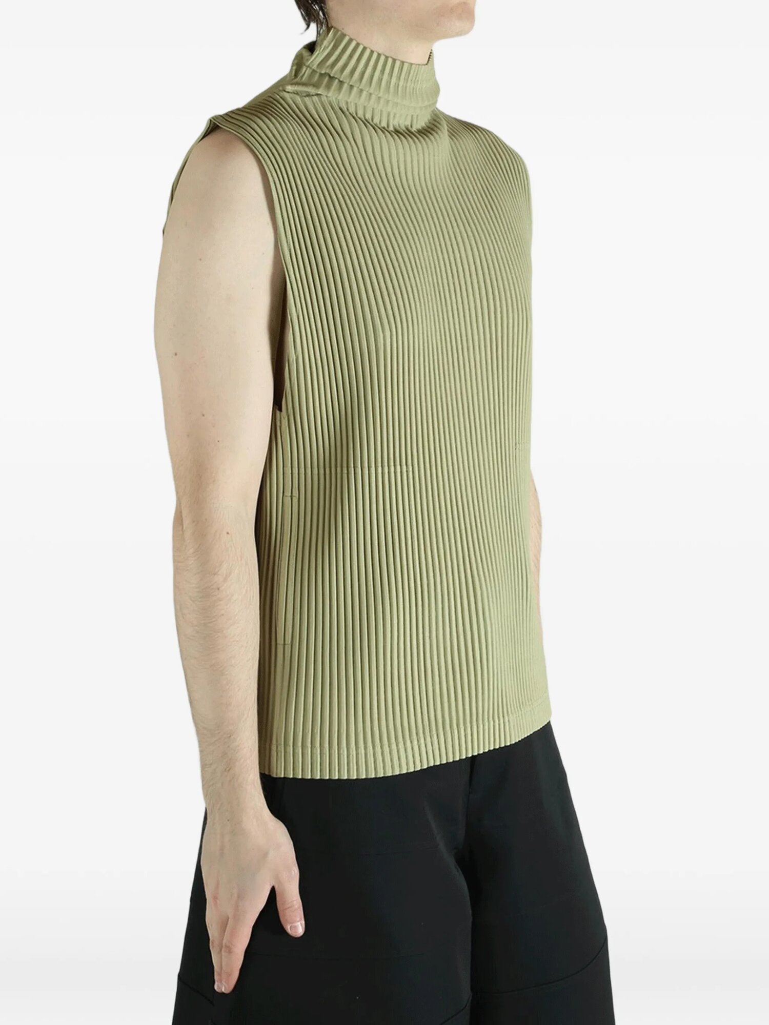Жилет HOMME PLISSE ISSEY MIYAKE Pleated roll-neck vest, размер 48, green — фото 1