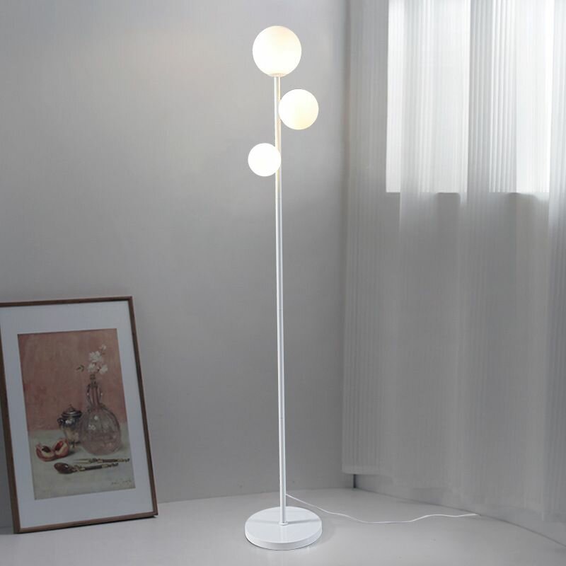 Торшер с тремя головками