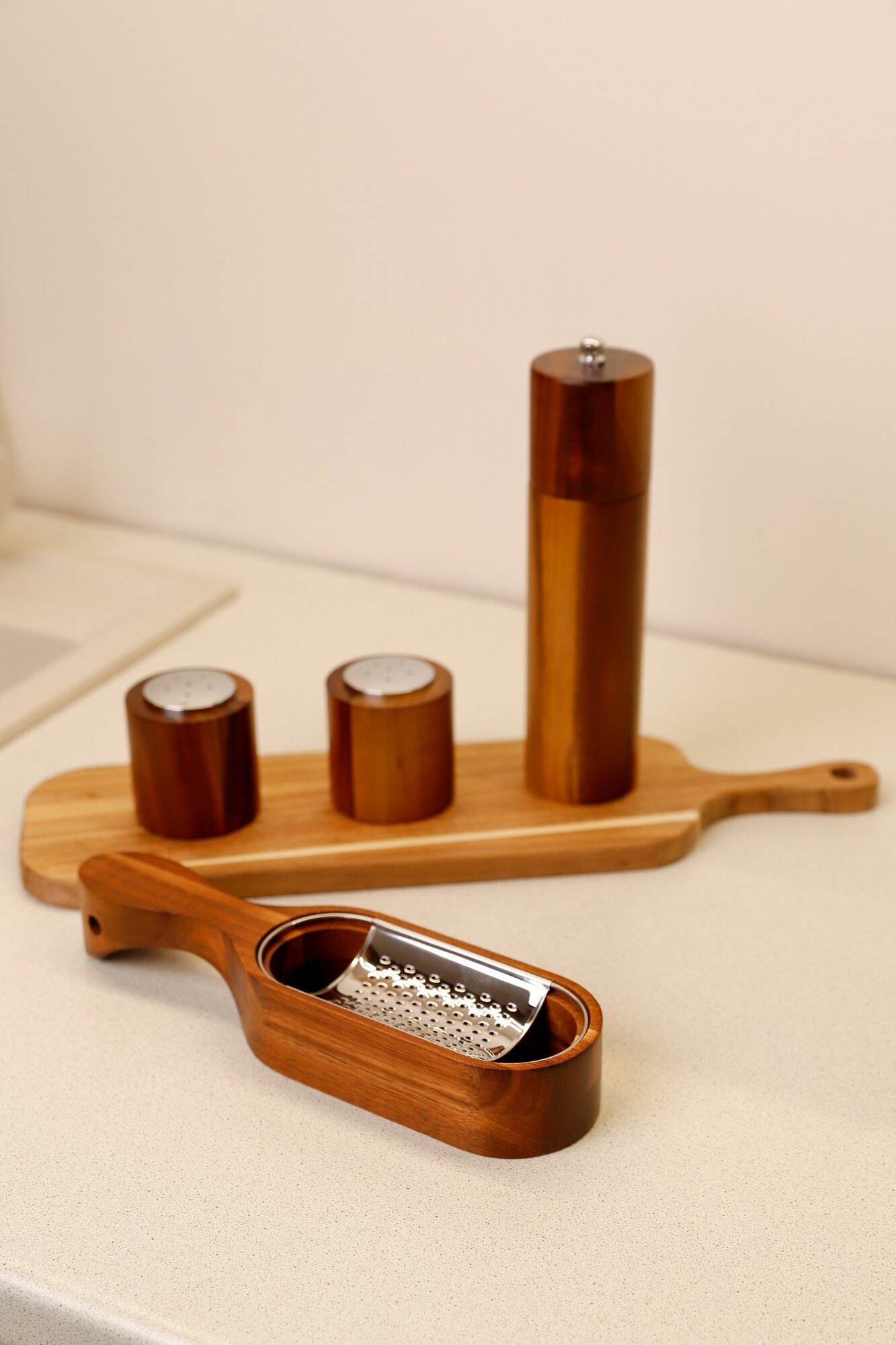 Терка для овощей и фруктов с удобной чашей