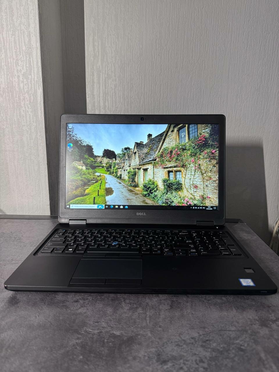 15.6" Ноутбук DELL LATITUDE 5580, 1920x1080, Intel Core i7-7820HQ 2.9 ГГц, RAM 8 ГБ, SSD 256 ГБ, NVIDIA GeForce 940MX