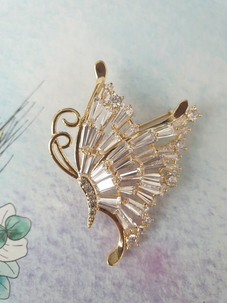 Брошь, фианит, хрусталь