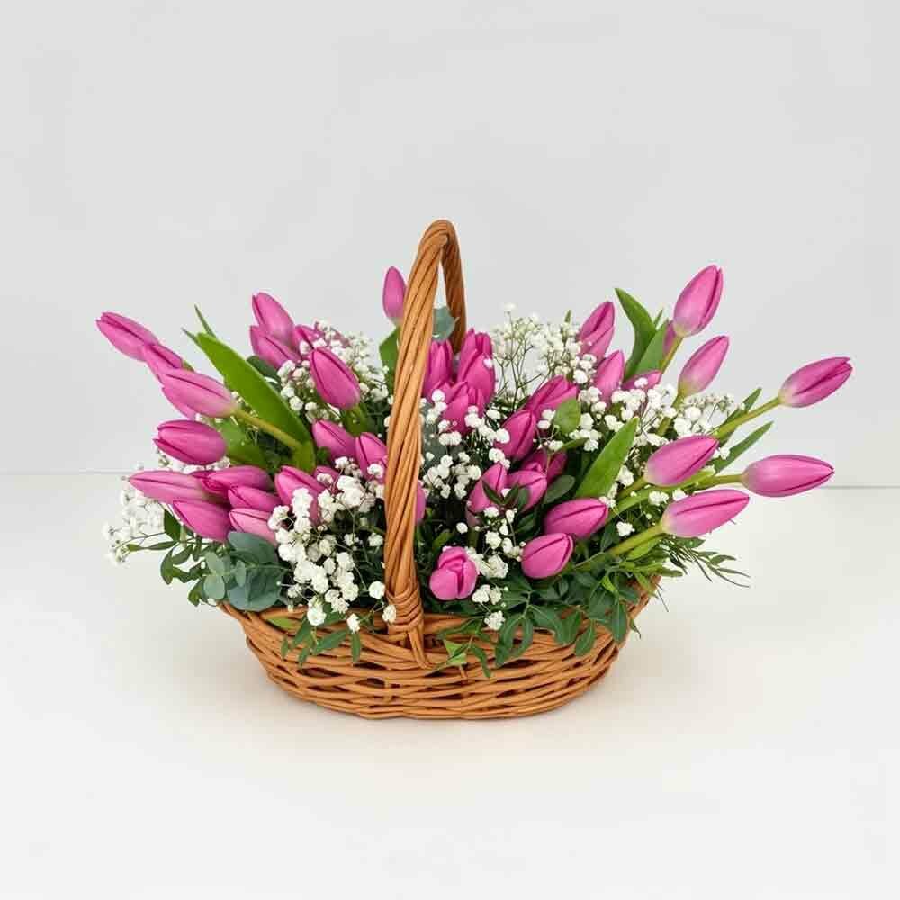 Корзина с тюльпанами "Розовые сны"