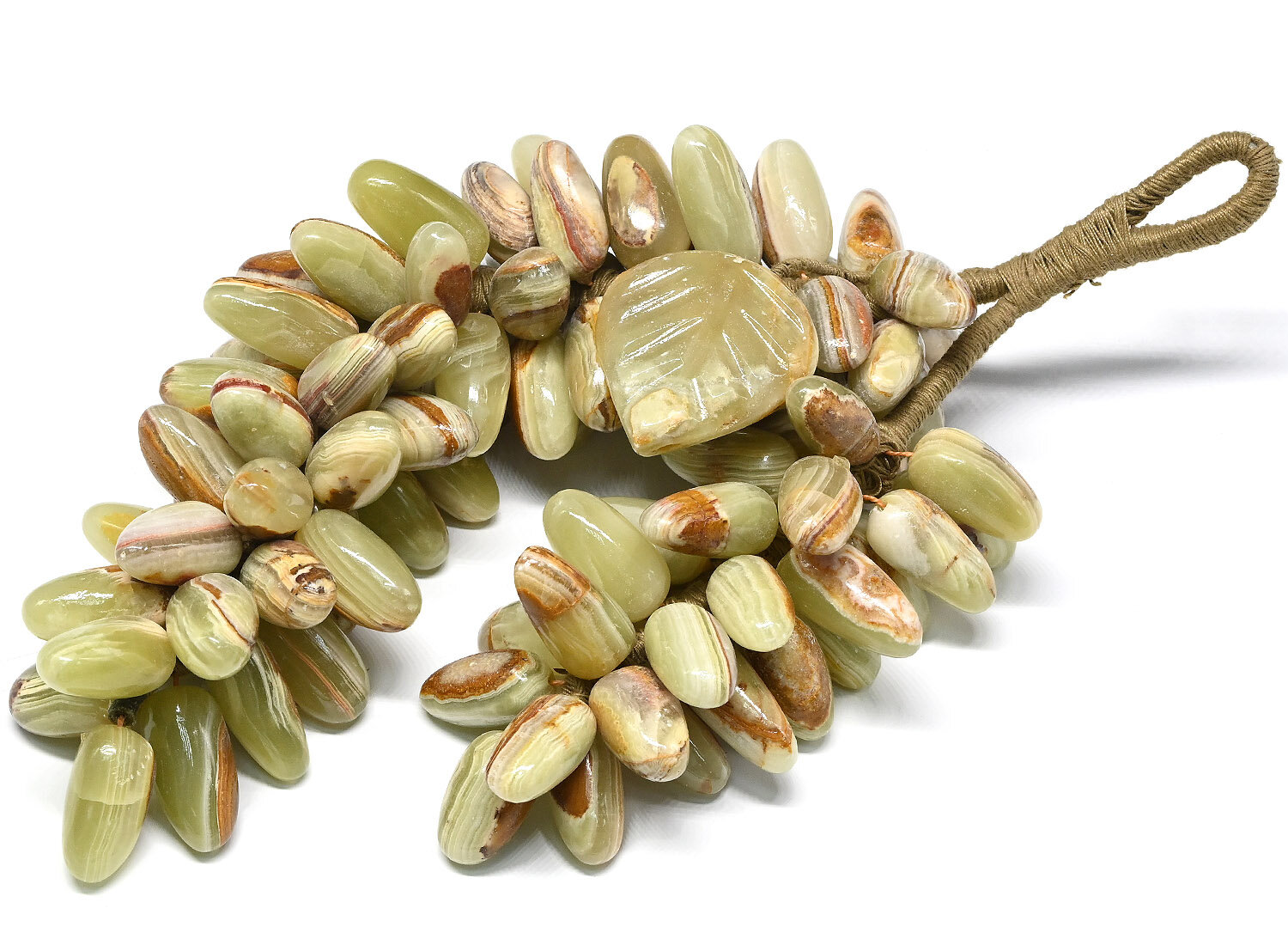 Виноград из камня оникс 100 ягод .