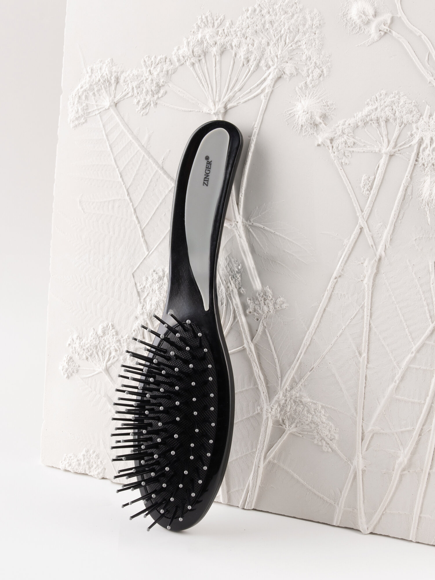 Щетка массажная ZINGER малая, на мягкой подушке, пластмассовые зубцы