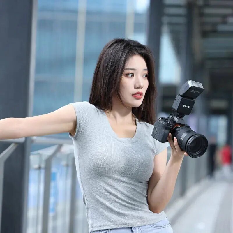 Ulanzi F32 Легкая вспышка для качественной съемки Портативная фотовспышка Черный — фото 1