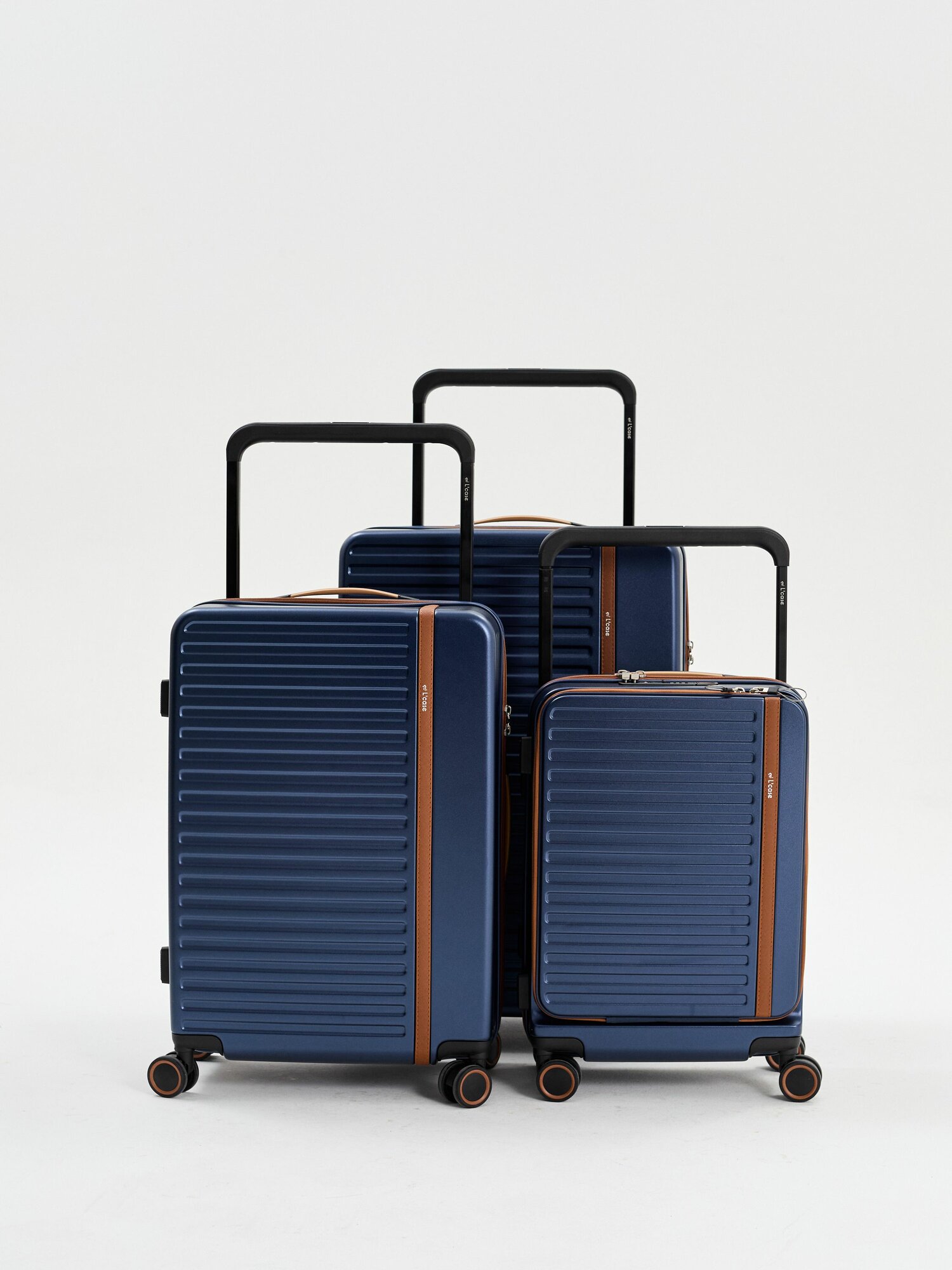 Комплект чемоданов 