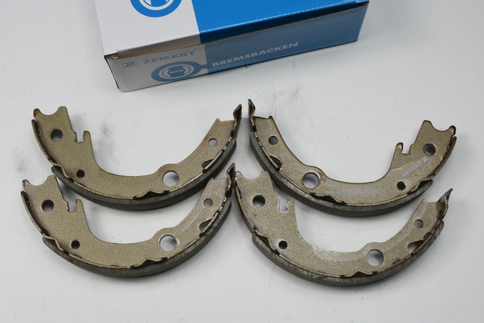 Колодки стояночного тормоза Zekkert Chery Fora