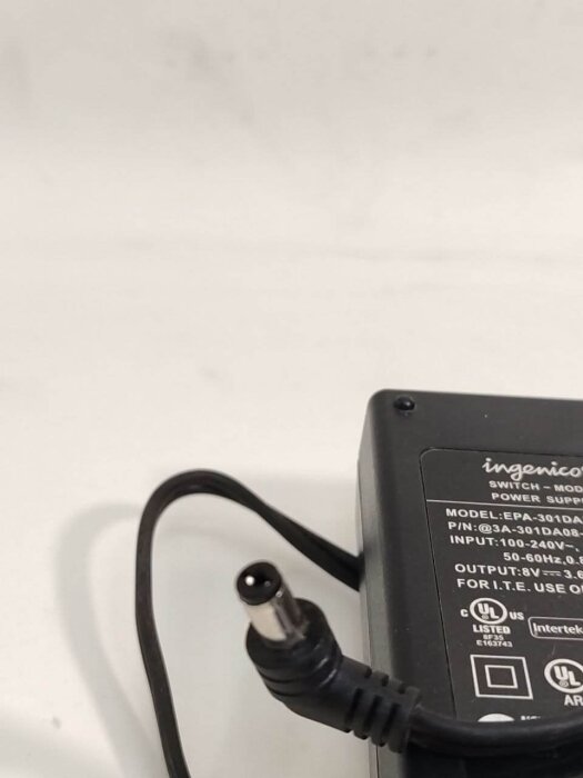 Блок питания Ingenico epa-301dan-08 8V 3.6A PN: @3A-301DA08-030