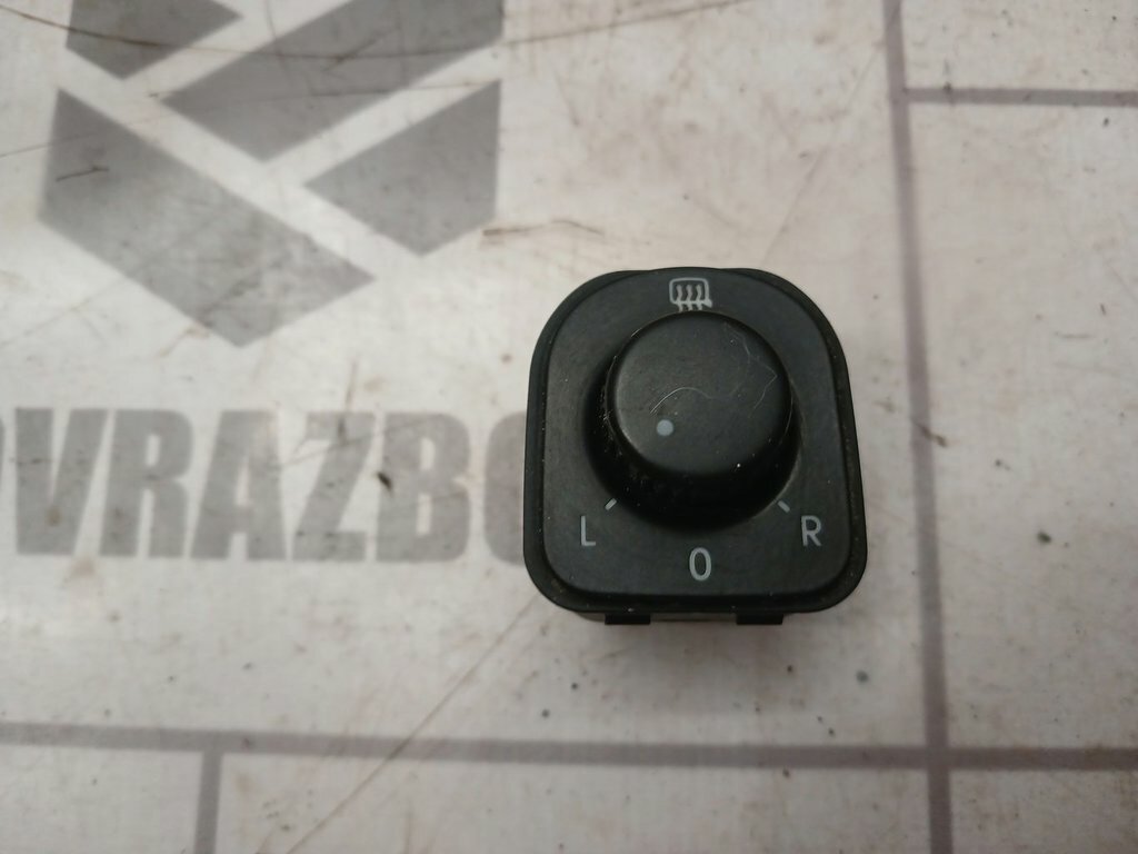 Переключатель регулировки зеркала VW Golf 5 Plus 05-14