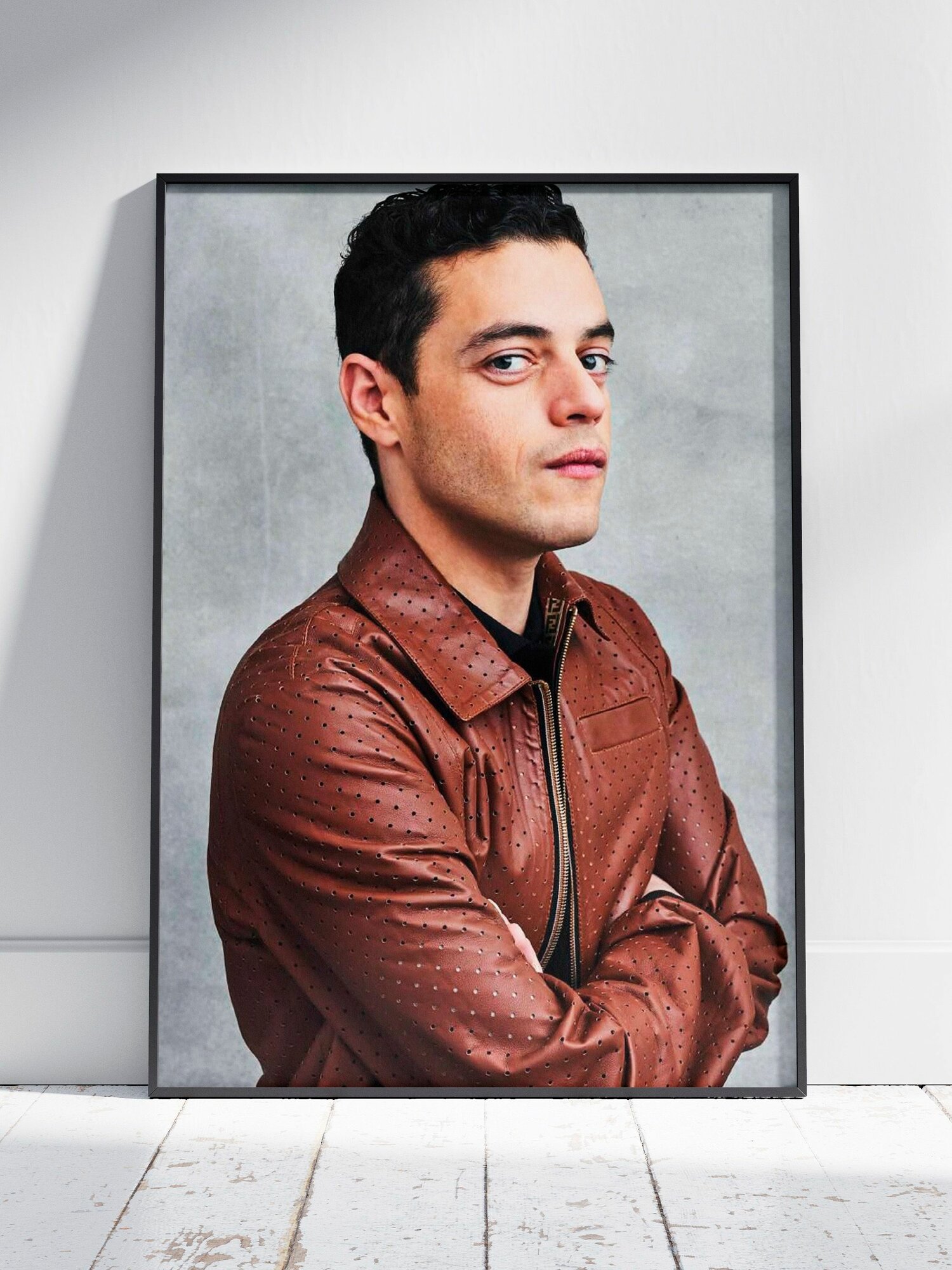 Плакат на стену для интерьера Рами Малек (Rami Malek 11) - Постер по актеру фильма, кино, сериала формата A4 (21x30 см)