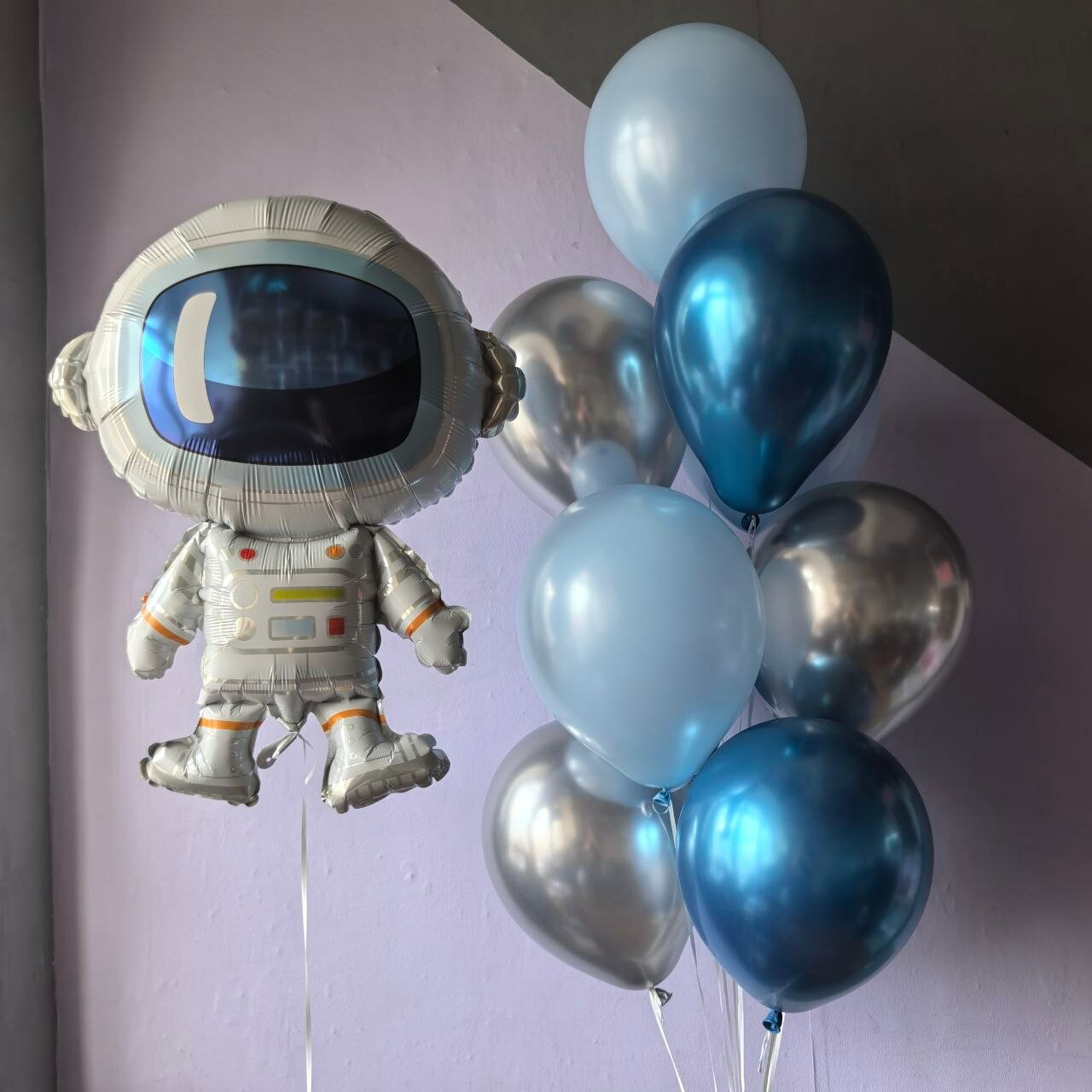 Синий - серебристый набор воздушных шаров ко дню космонавтики