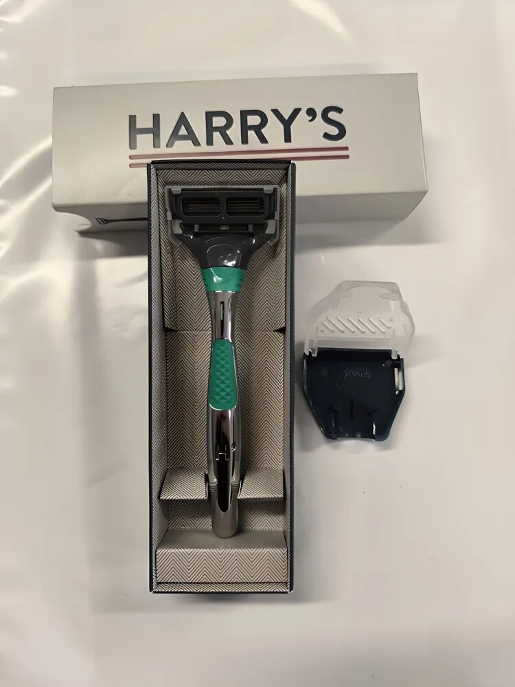 Набор для бритья Harry's Plus для мужчин, бритва и 3 картриджа