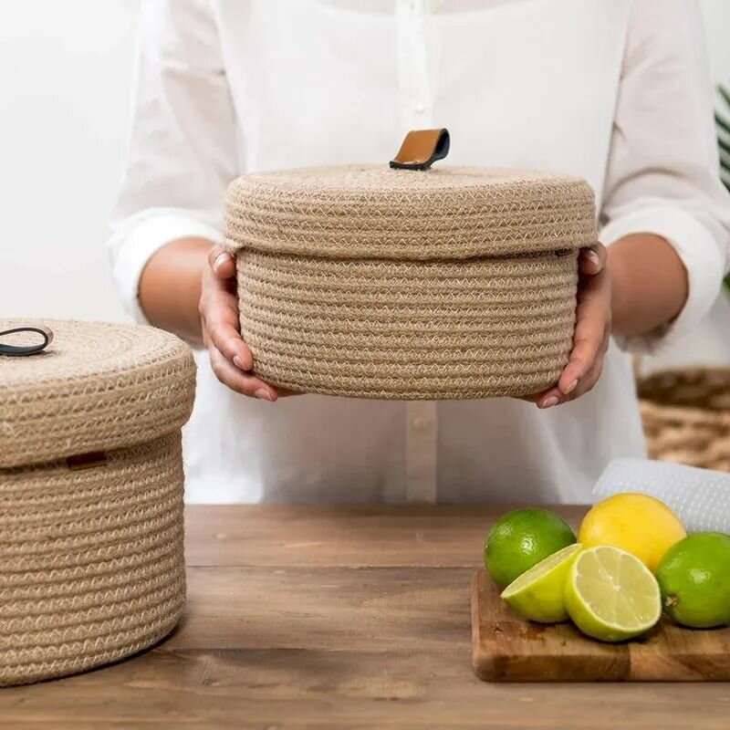 Корзина для хранения длина 23 см, ширина 23 см, высота 12.5 см.