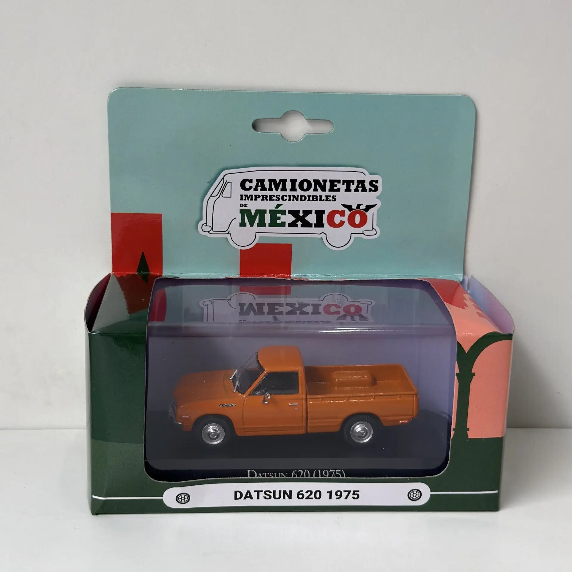 Модель автомобиля IXO Datsun 620 1975 1/43