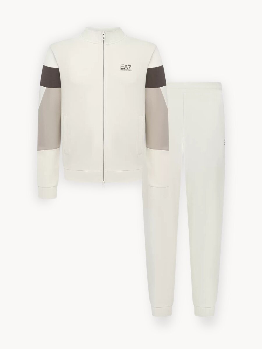 Костюм спортивный