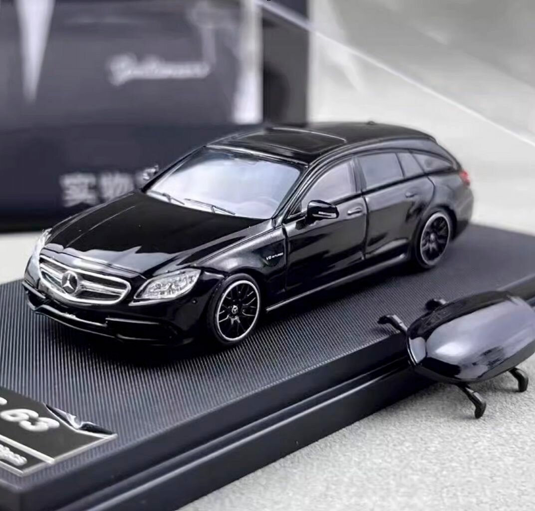 Коллекционная машинка Boss Machine BM 1:64 Mercedes Benz CLS 63 AMG Shooting Break Mk2 X216 Black