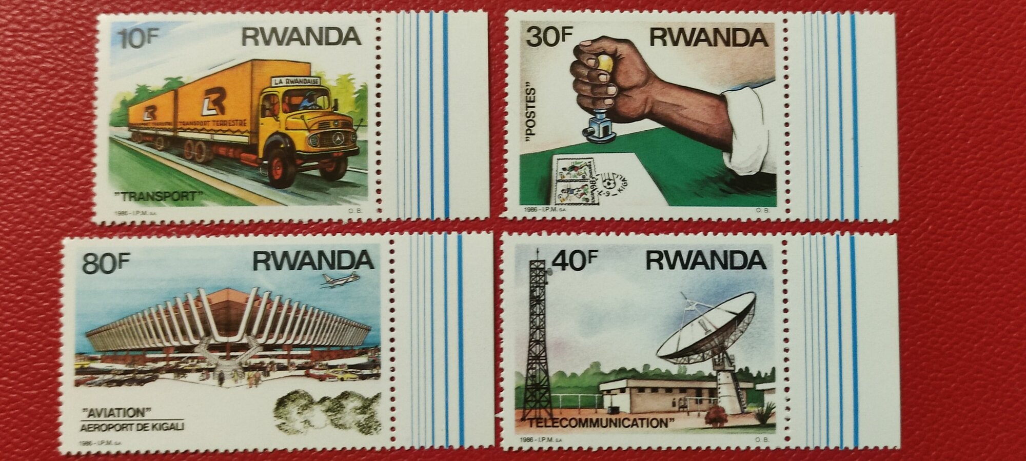 Марки Руанда 1986. Чистая Серия: "Транспорт и связь". Редкость. MNH - См фото